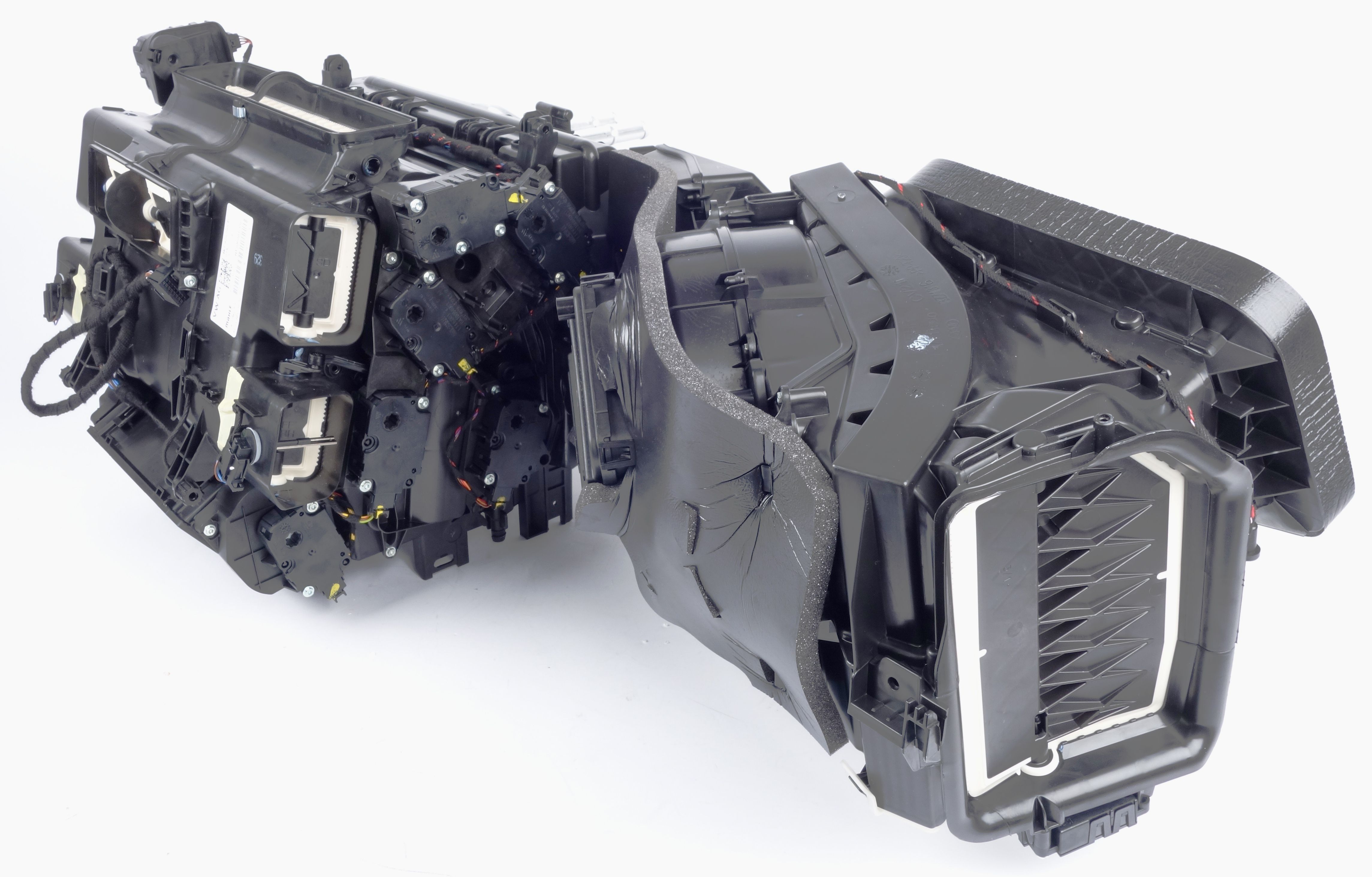 News: Mahle develops smart A/C system that improves in-car air quality ...