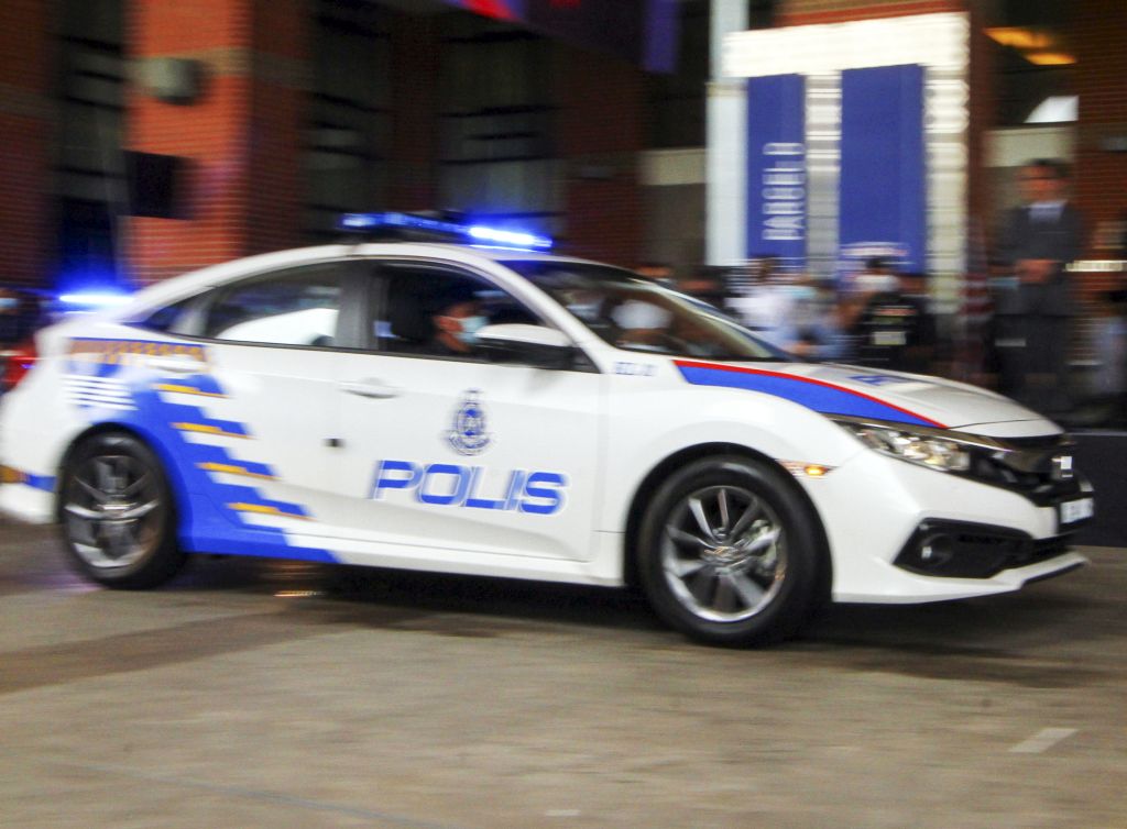 News: Police in patrol cars now wear bullet-proof, stab-proof vests ...