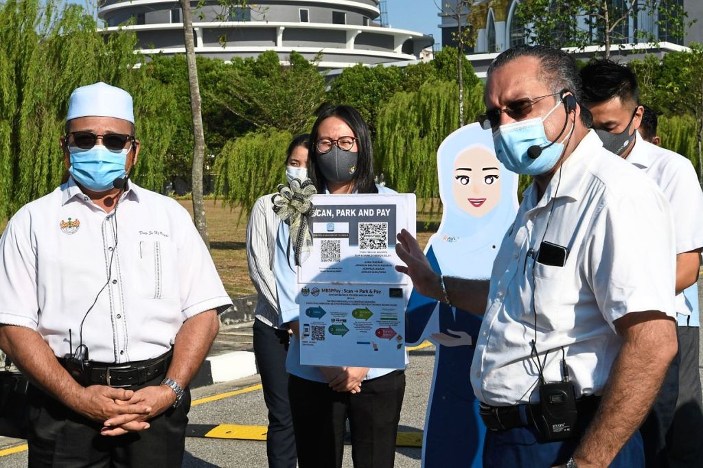 News: Scan and pay bills from parking lot? Seberang Prai lets customers ...
