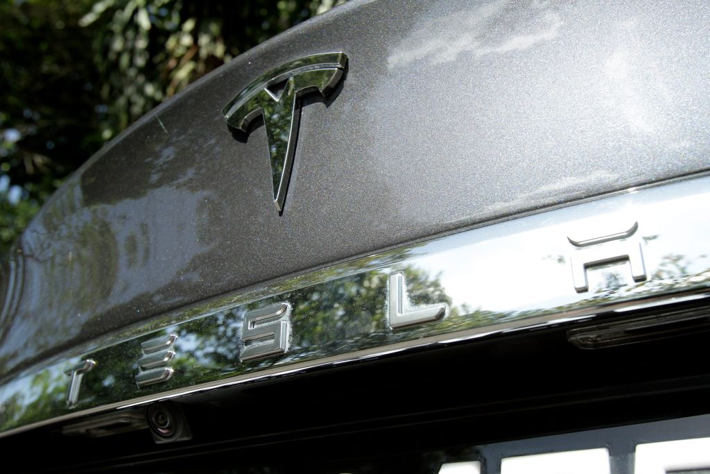 News: Tesla to recall 135,000 US cars under pressure from auto safety ...