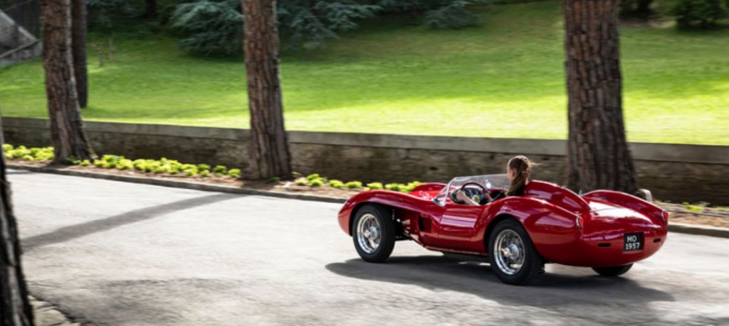 News: Shrunken reborn Ferrari is an electric replica for teenagers ...