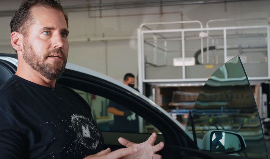 WATCH: Tesla Glass explained | CarSifu