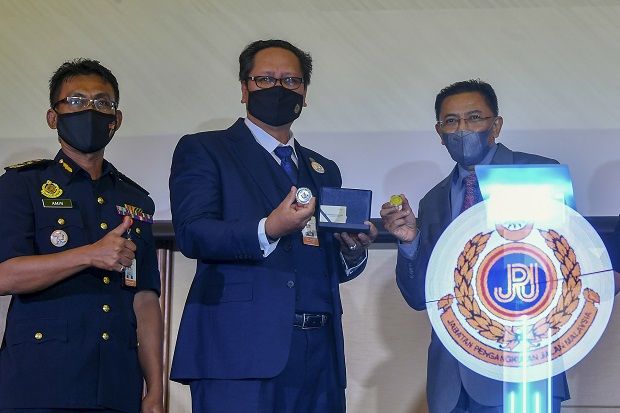 News: JPJ launches 75th anniversary coins | CarSifu