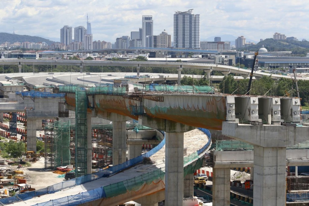 Both directions of NKVE to be temporarily closed for bridge beam works ...