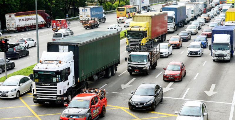 News: Heavy vehicles banned from KL city centre during peak hours | CarSifu