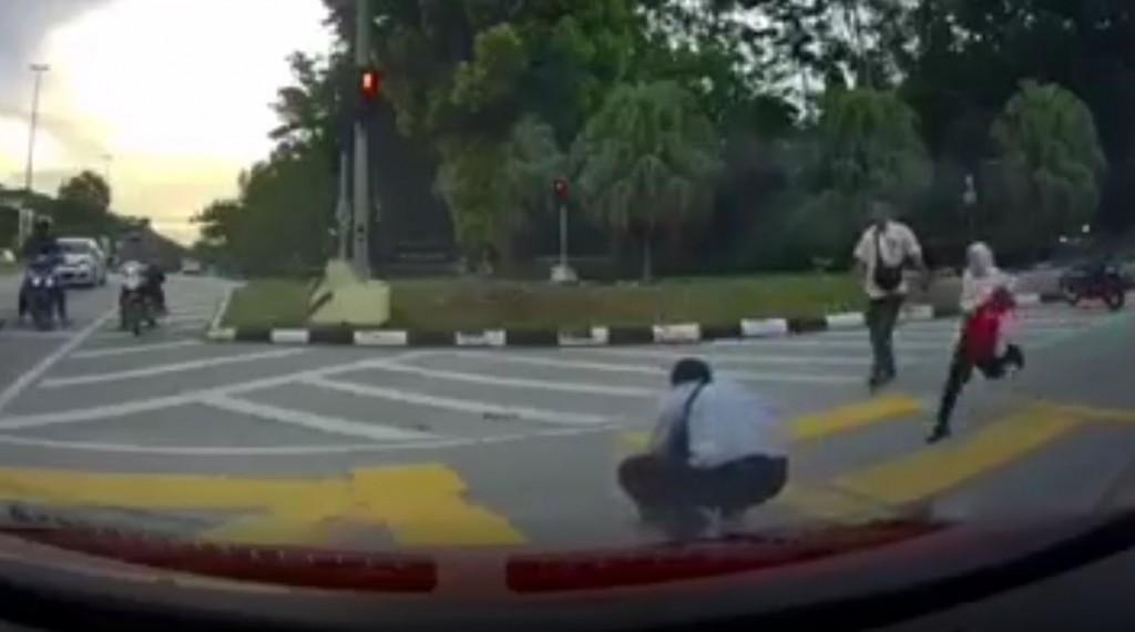 Police investigating viral video of child falling out of moving car ...