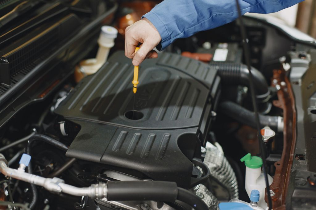 News: To avoid damaging your engine, check the oil level every 1,000km ...