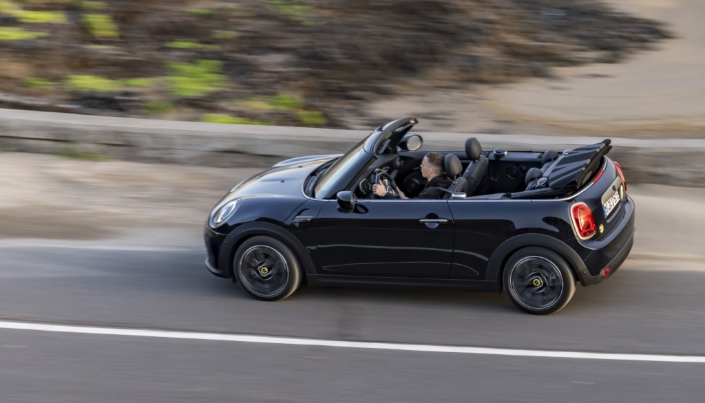 News: MINI’s first electric Convertible arrives as special edition ...
