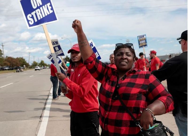 News: Union reaches deal with GM, ending strike against Detroit ...