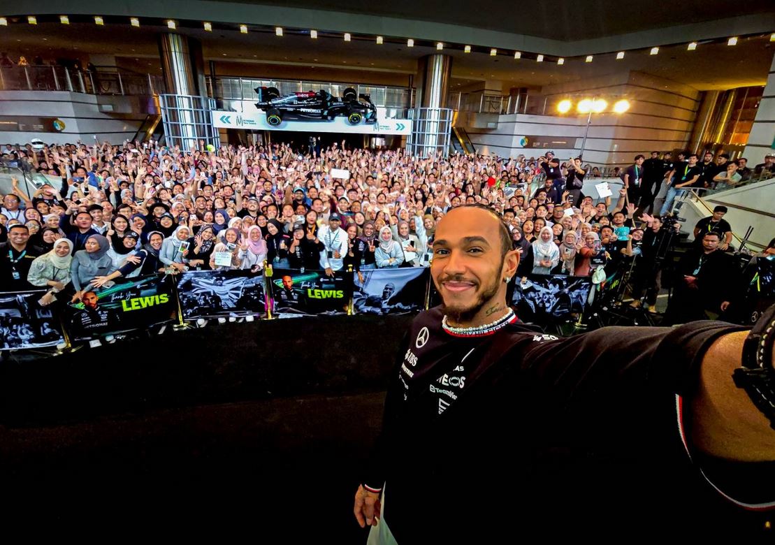 News: Lewis Hamilton thanks Petronas, fans in special appearance in KL ...